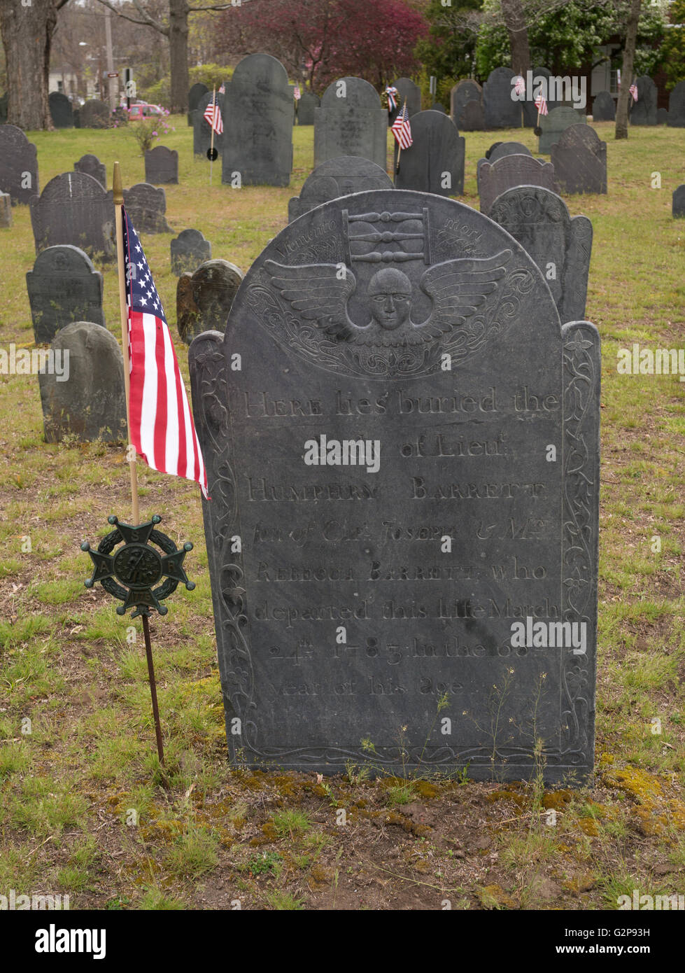 Gravestone 1700s hi-res stock photography and images - Alamy