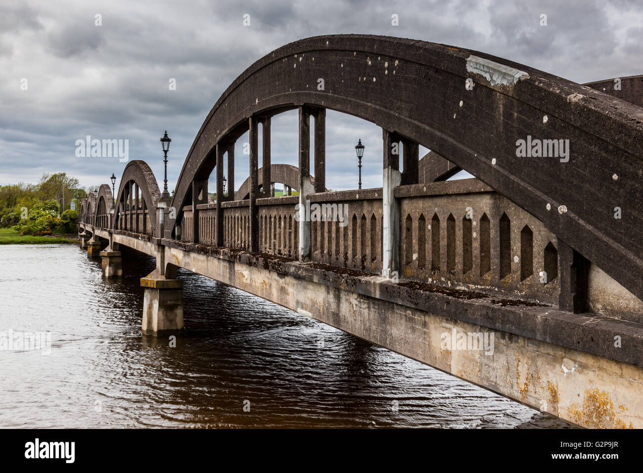 Bridge across the River Dee at Kirkcudbright, Dumfries & Galloway ...