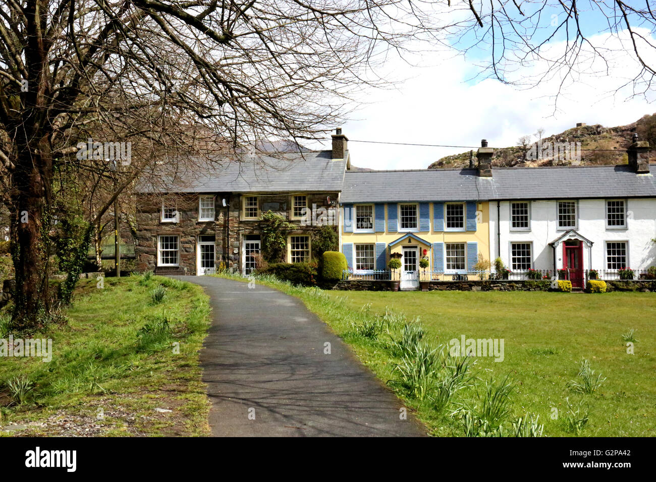 Row of houses hi-res stock photography and images - Alamy