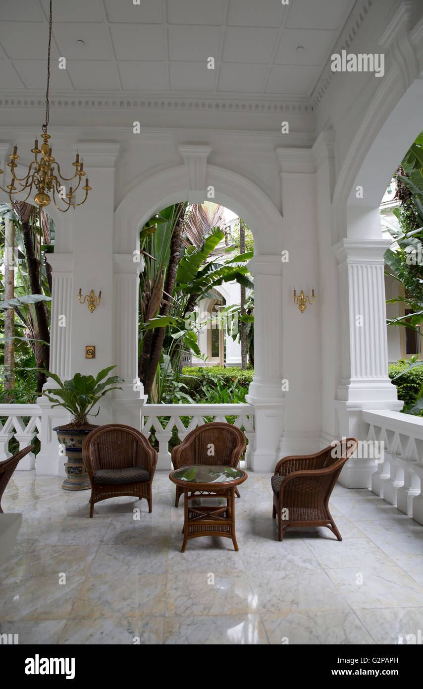 Courtyard in the world famous Raffles Hotel in Singapore Stock Photo ...