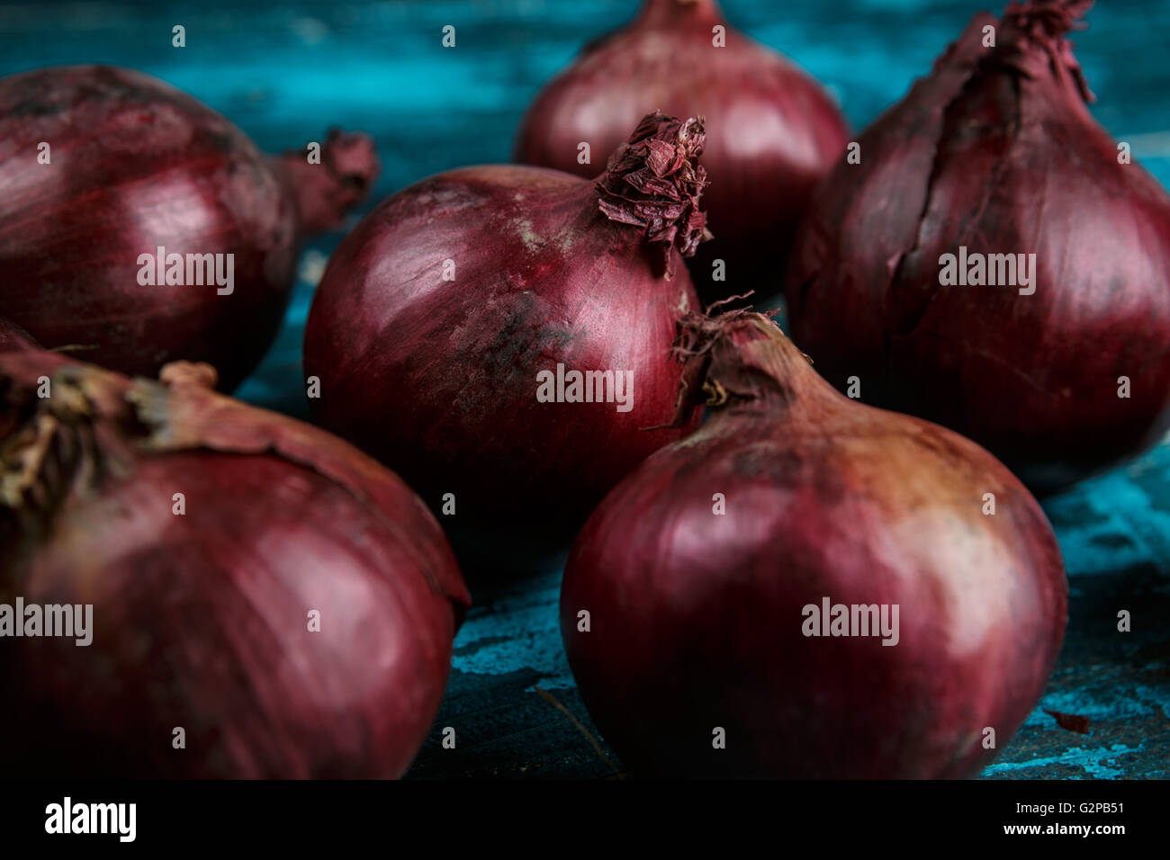 Blue onions hi-res stock photography and images - Alamy