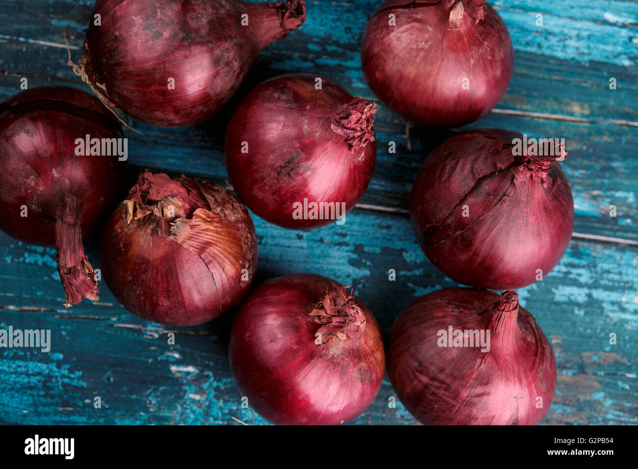 Blue onions hi-res stock photography and images - Alamy