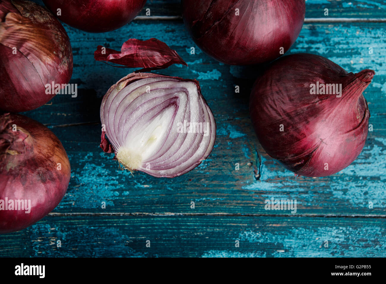 Blue onions hi-res stock photography and images - Alamy