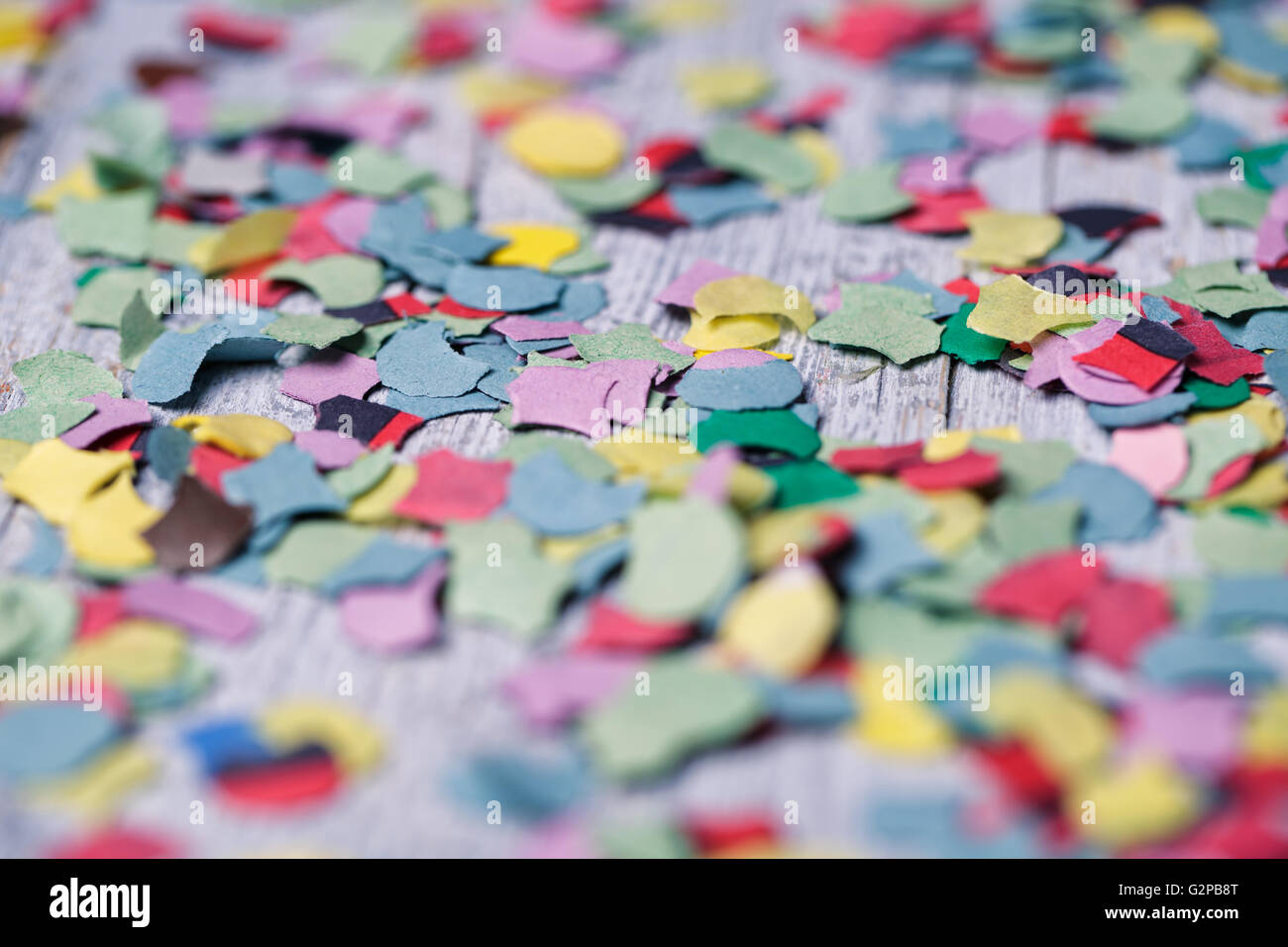 Table confetti hi-res stock photography and images - Alamy