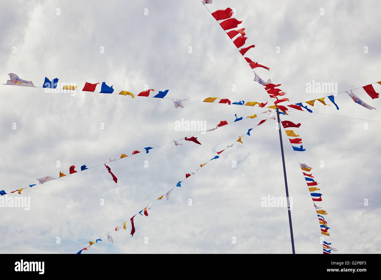 Overhead flags hi-res stock photography and images - Alamy