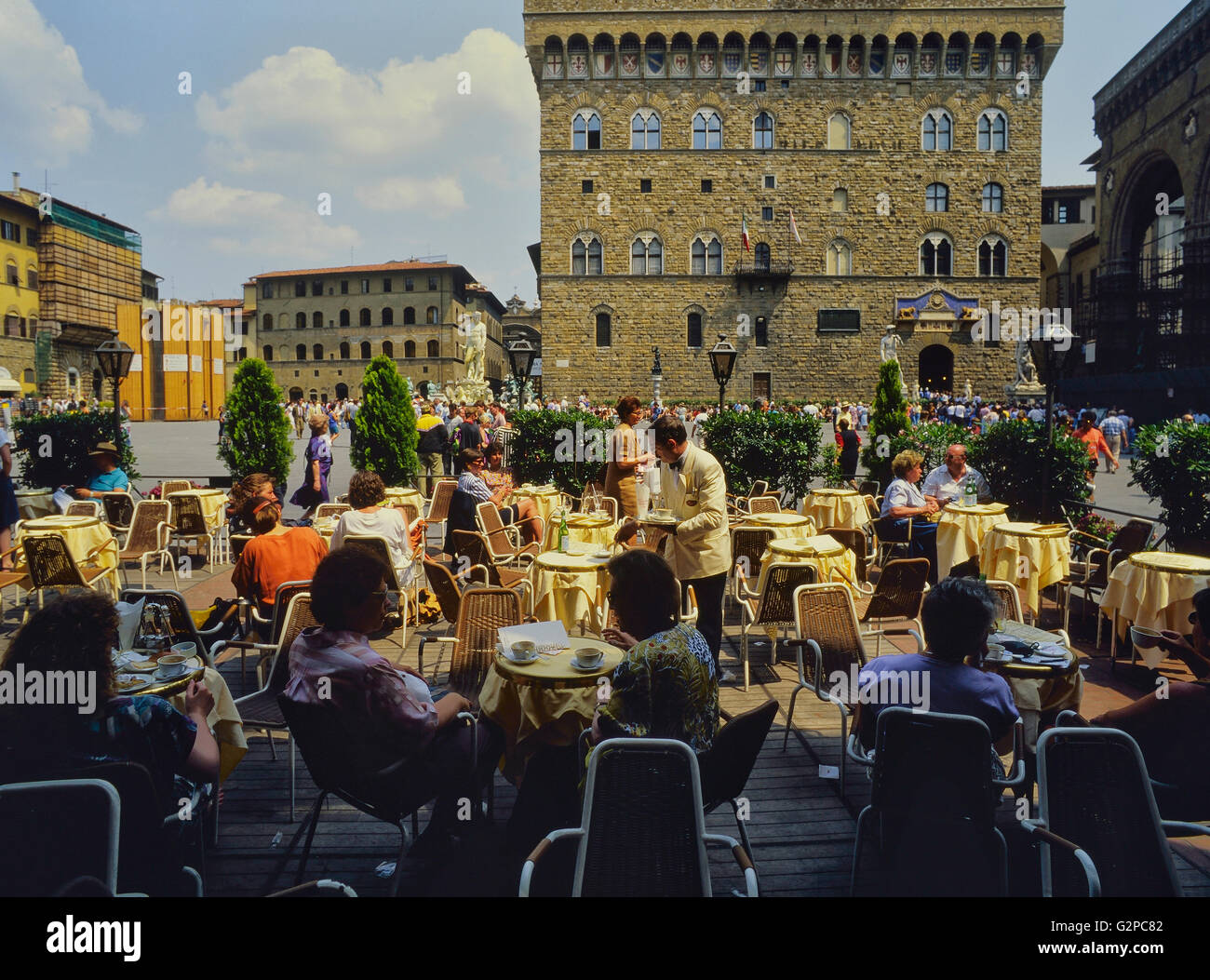 Piazza della signoria restaurant hi-res stock photography and images ...