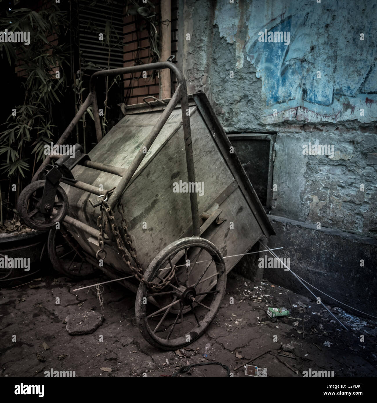 Rubbish cart hi-res stock photography and images - Alamy