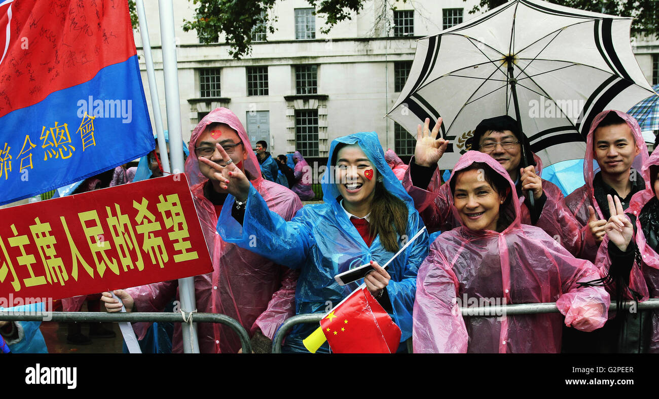 Chinese supporters hi-res stock photography and images - Alamy