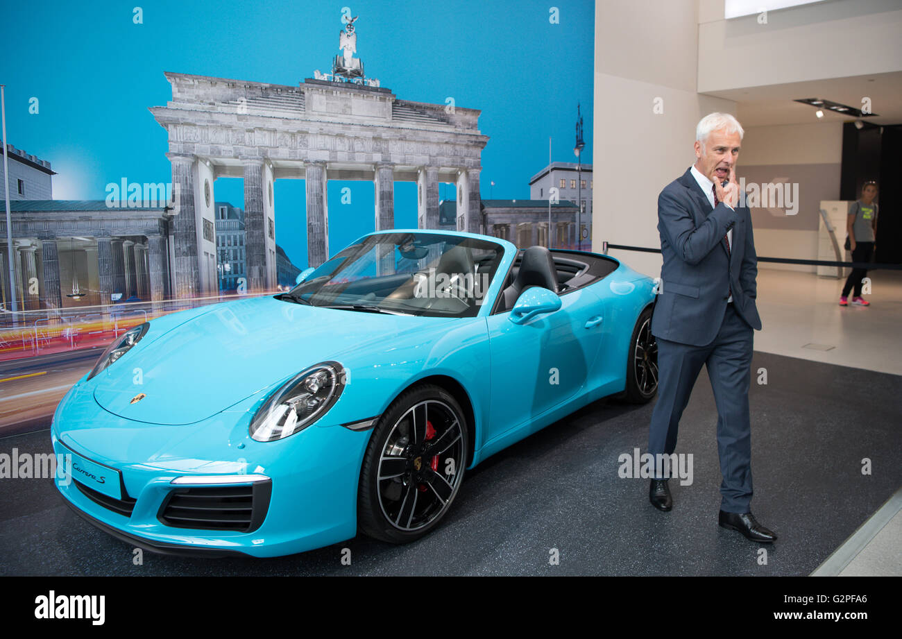 Porsche taxi hi-res stock photography and images - Alamy