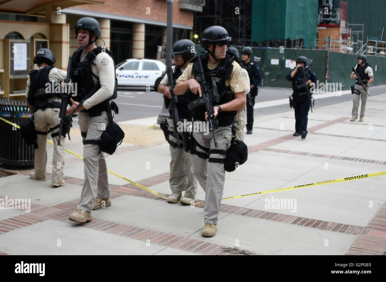 Westwood CA. 1st June, 2016. LAPD SWAT at UCLA after a murder-suicide ...