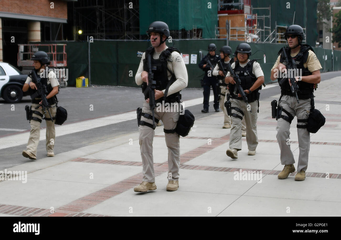 Westwood CA. 1st June, 2016. LAPD SWAT at UCLA after a murder-suicide ...
