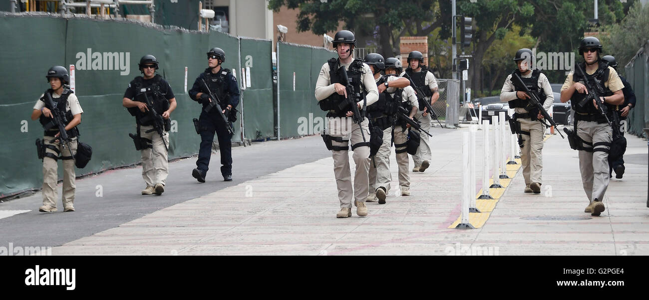 Westwood CA. 1st June, 2016. LAPD SWAT at UCLA after a murder-suicide ...