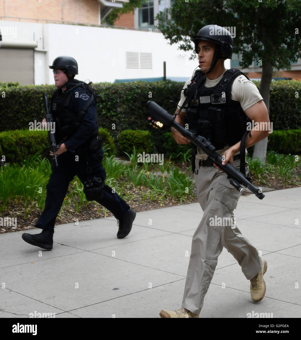 Westwood CA. 1st June, 2016. LAPD SWAT at UCLA after a murder-suicide ...