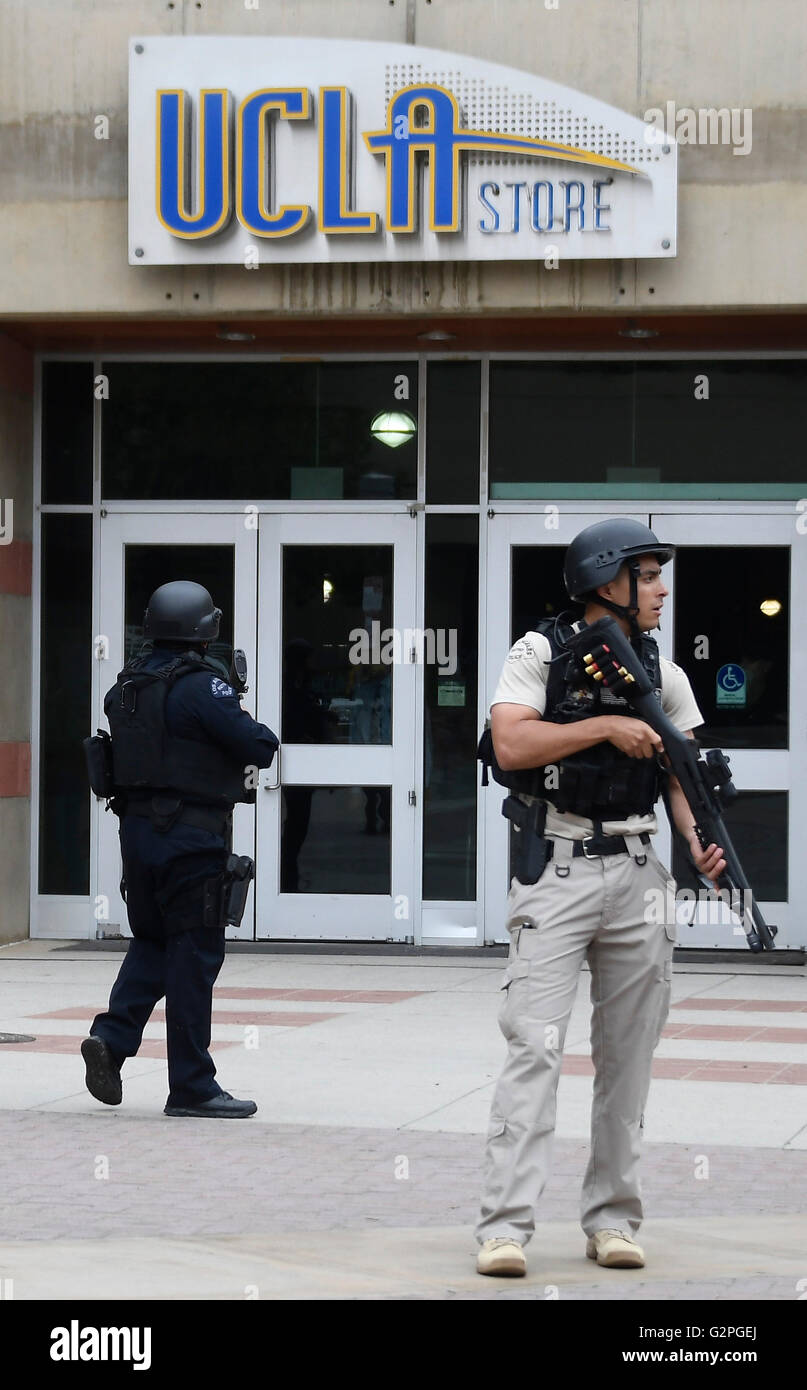 Westwood CA. 1st June, 2016. LAPD SWAT at UCLA after a murder-suicide ...