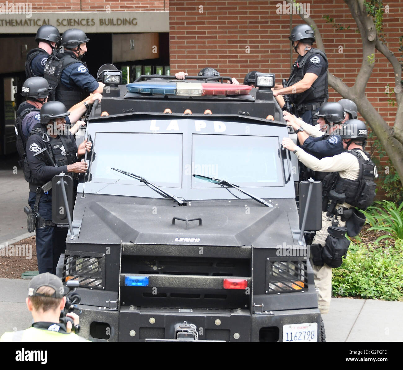 Westwood CA. 1st June, 2016. LAPD SWAT at UCLA after a murder-suicide ...