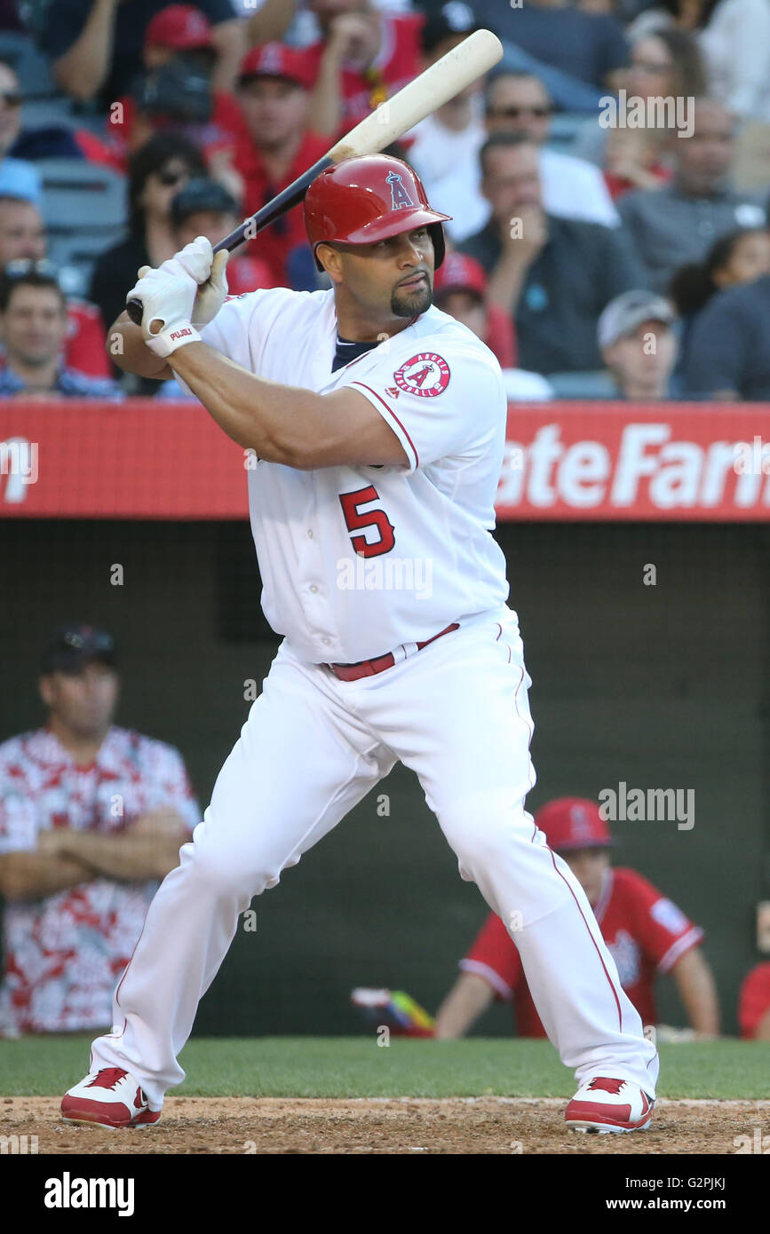 Pitch hitter hi-res stock photography and images - Alamy