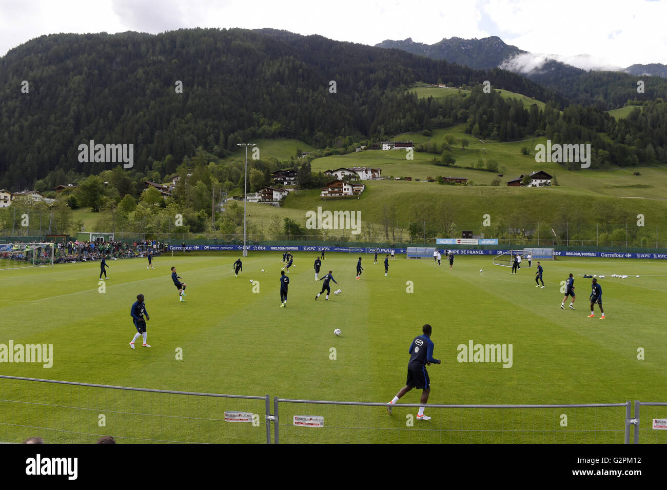EURO 2016 preparations - impressions of the French training camp on 01 ...
