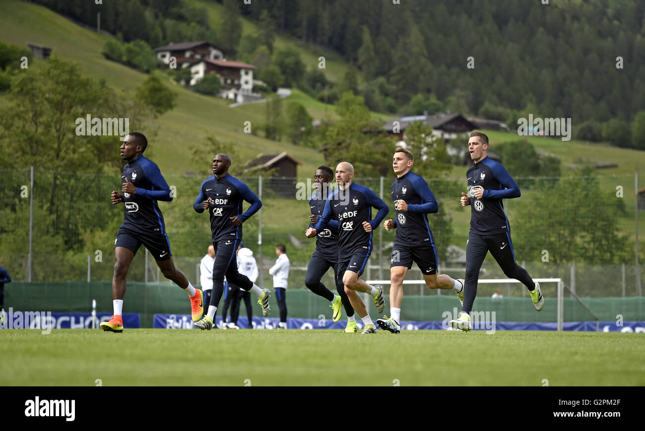 EURO 2016 preparations - impressions of the French training camp on 01 ...