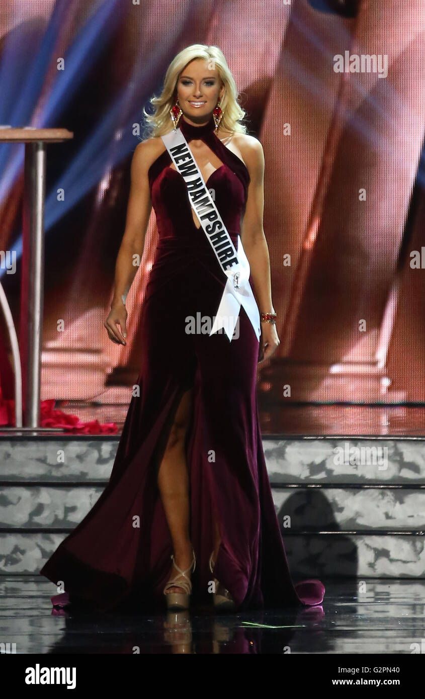 Jessica strohm hi-res stock photography and images - Alamy