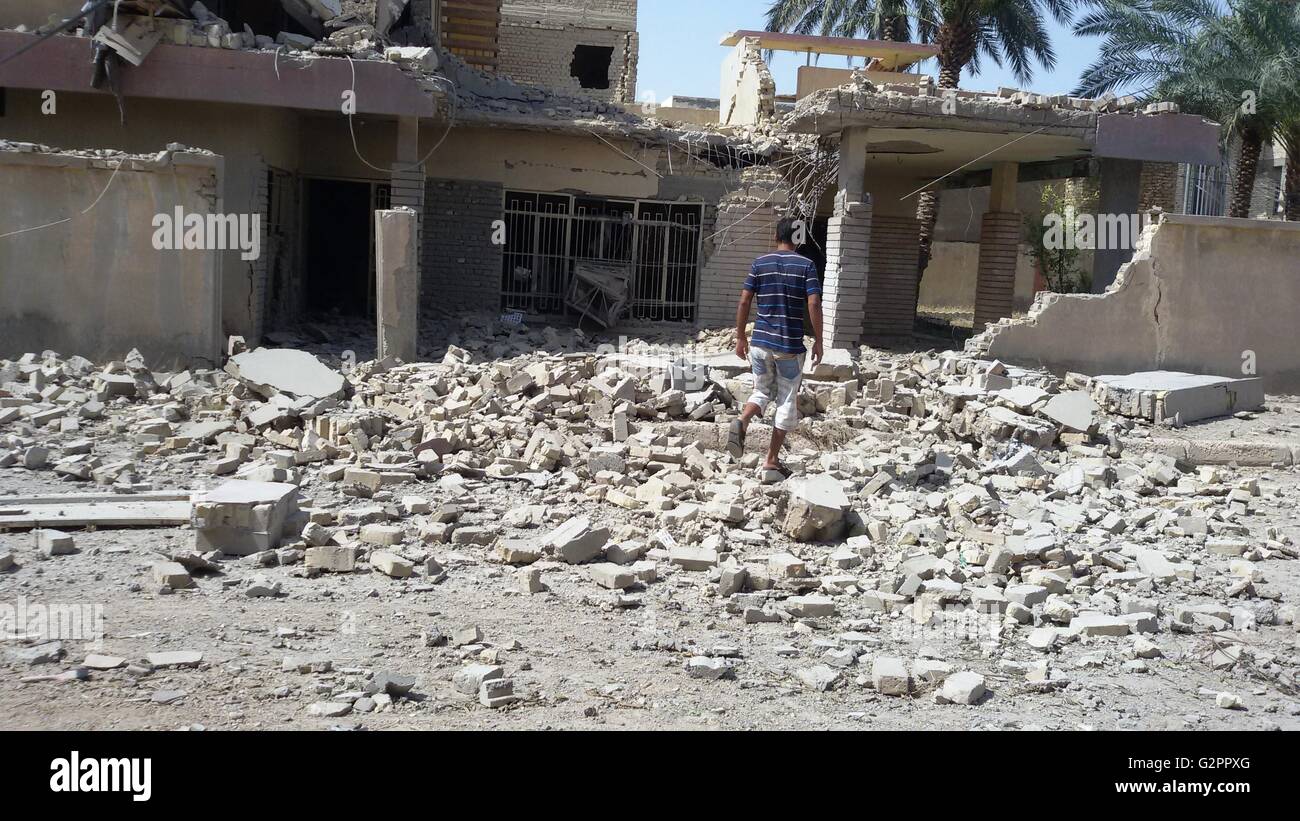 Fallujah building islamic state hi-res stock photography and images - Alamy