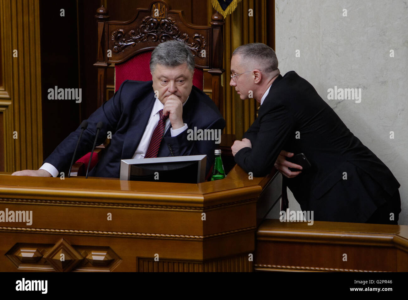 Kyiv, Ukraine. 2nd June, 2016. President PETRO POROSHENKO(L) talks to ...
