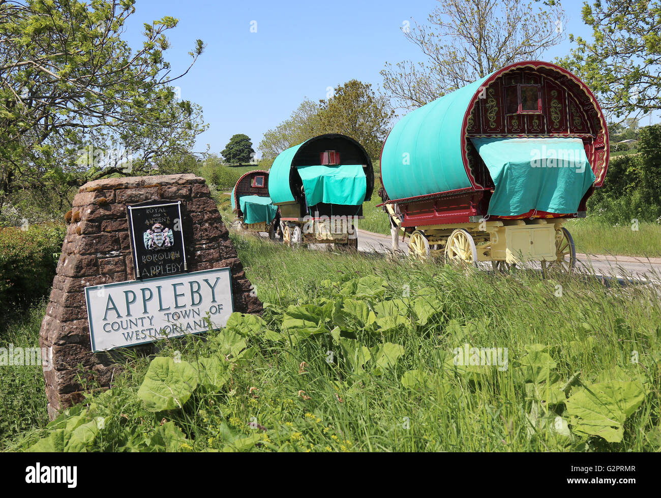 Gypsies swimming appleby horse fair hi-res stock photography and images ...
