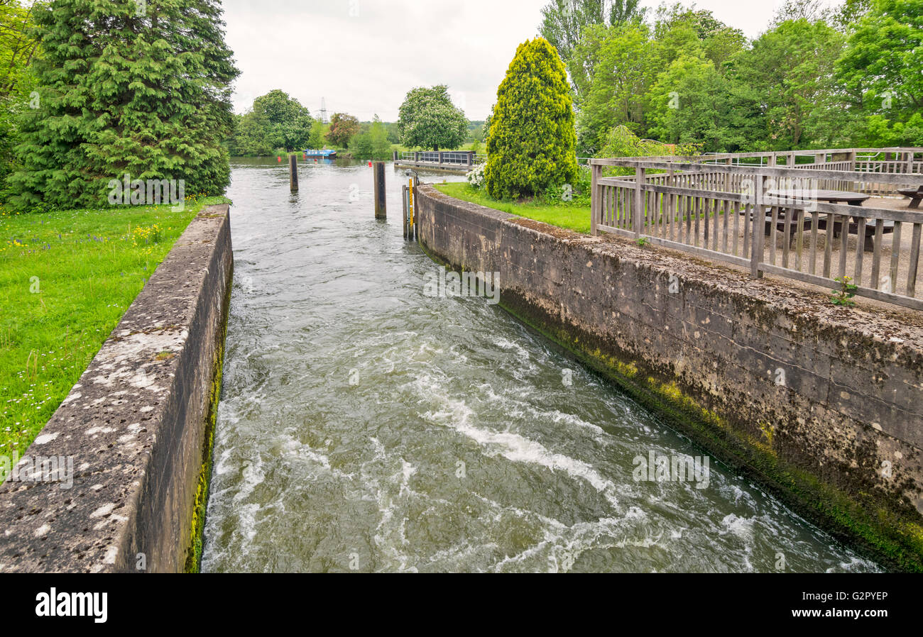 Iffley lock and river thames hi-res stock photography and images - Alamy
