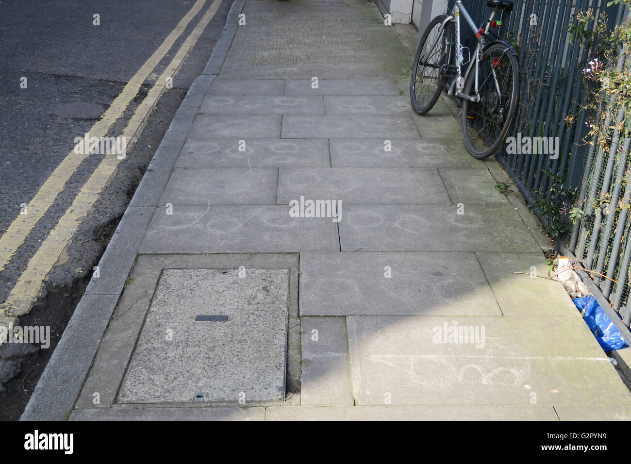 Pavement manhole hi-res stock photography and images - Alamy