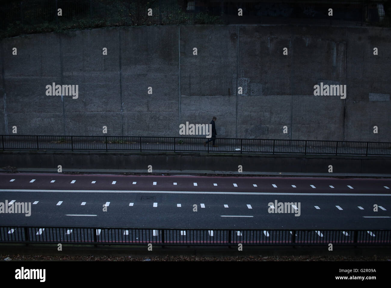 Under bridge walk london hi-res stock photography and images - Alamy