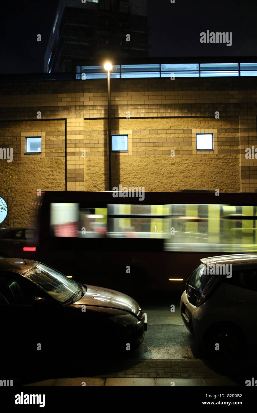 Night bus hi-res stock photography and images - Alamy