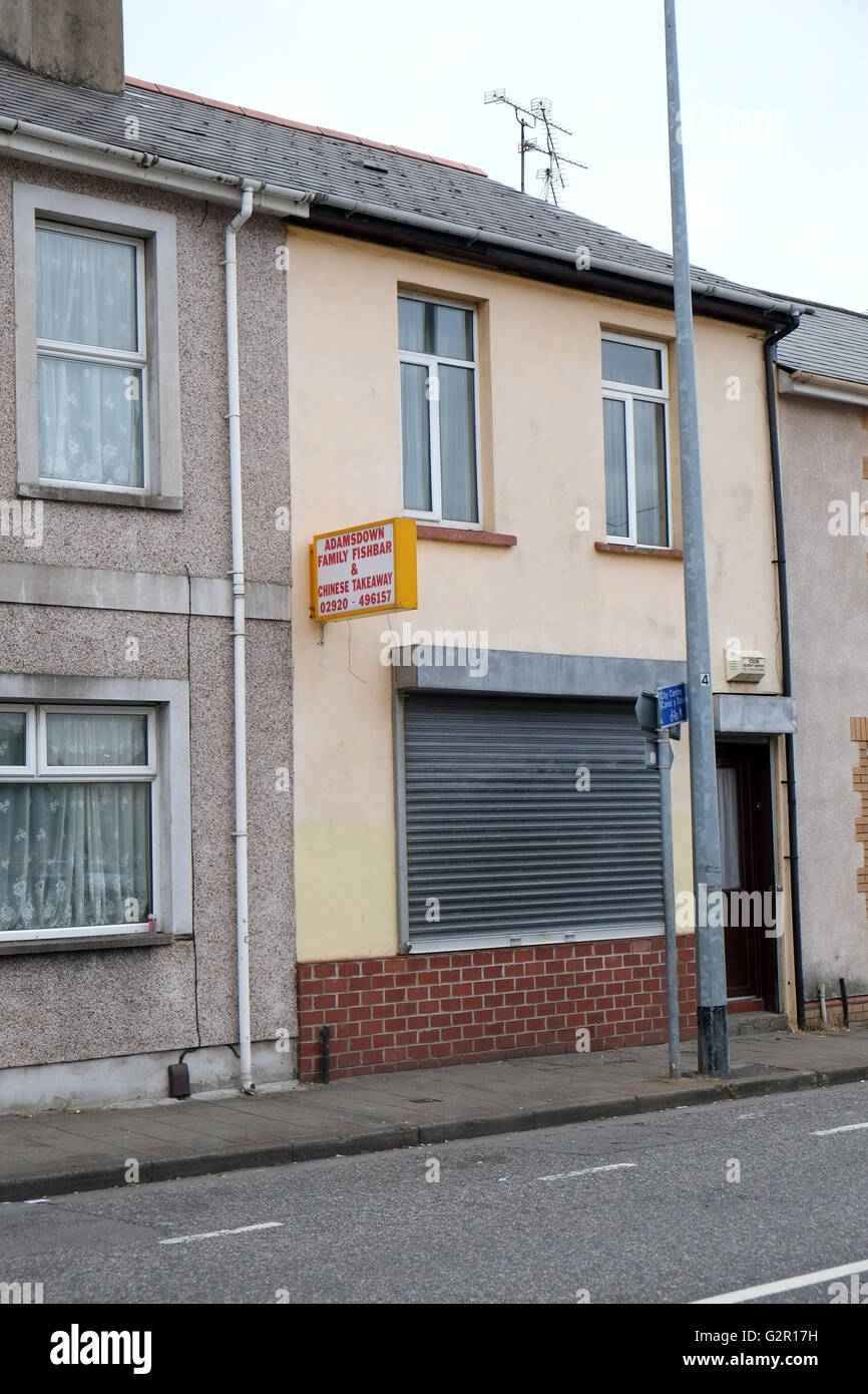 Small local shops hi-res stock photography and images - Alamy