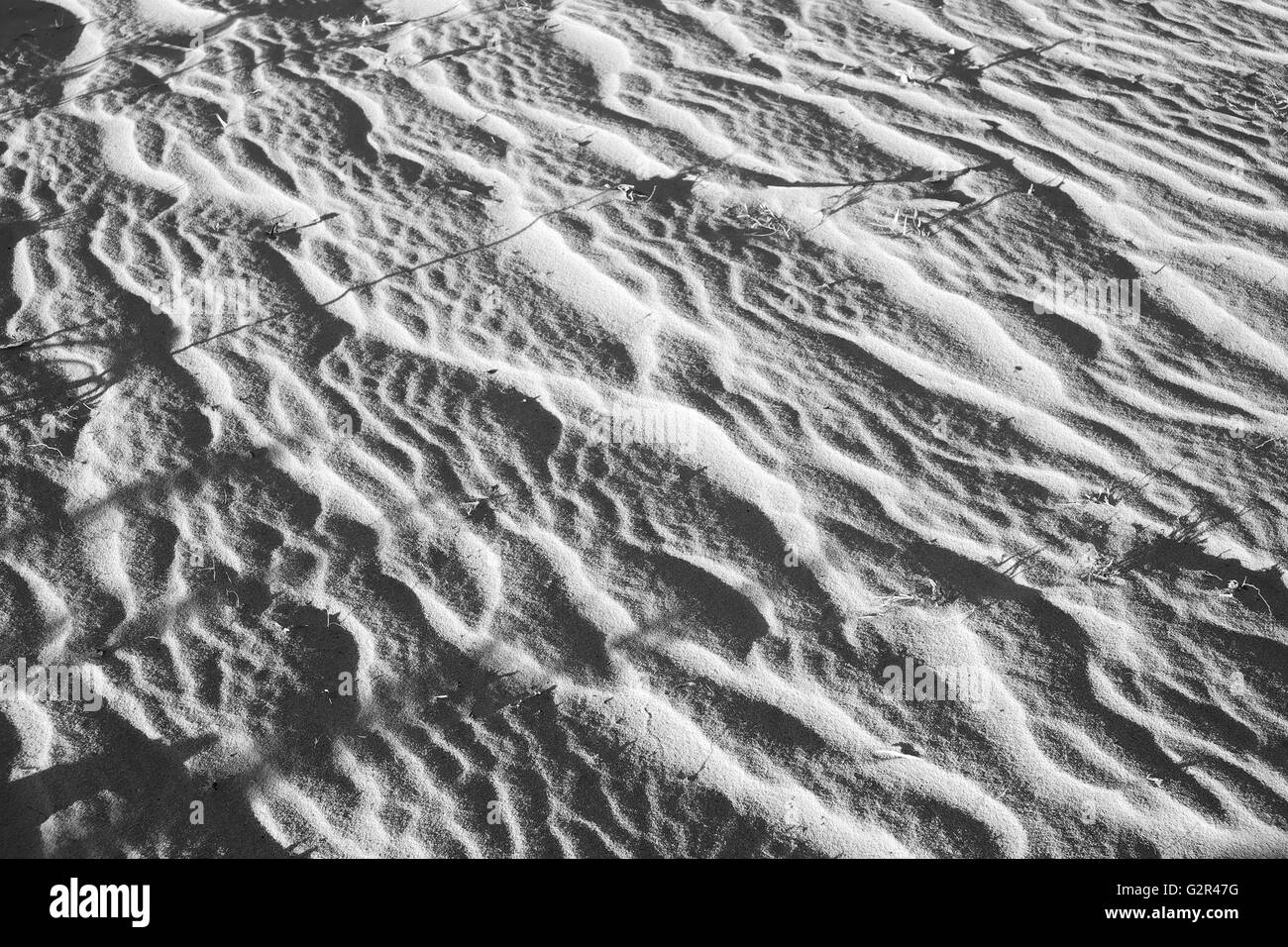 Black and white background of nature on sand hill, amazing wavy pattern ...