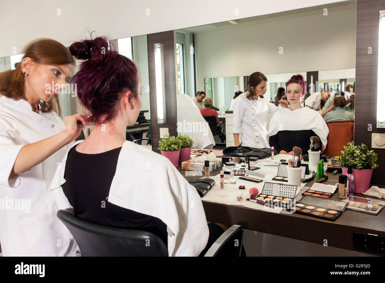 Beautician table hi-res stock photography and images - Alamy