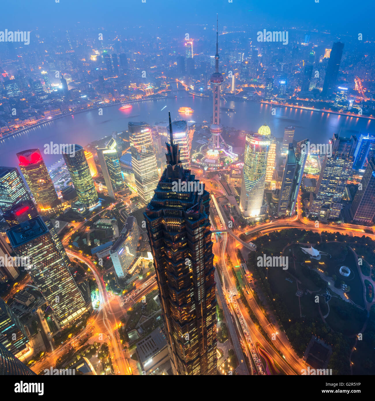 Shanghai new hsbc building skyline hi-res stock photography and images ...