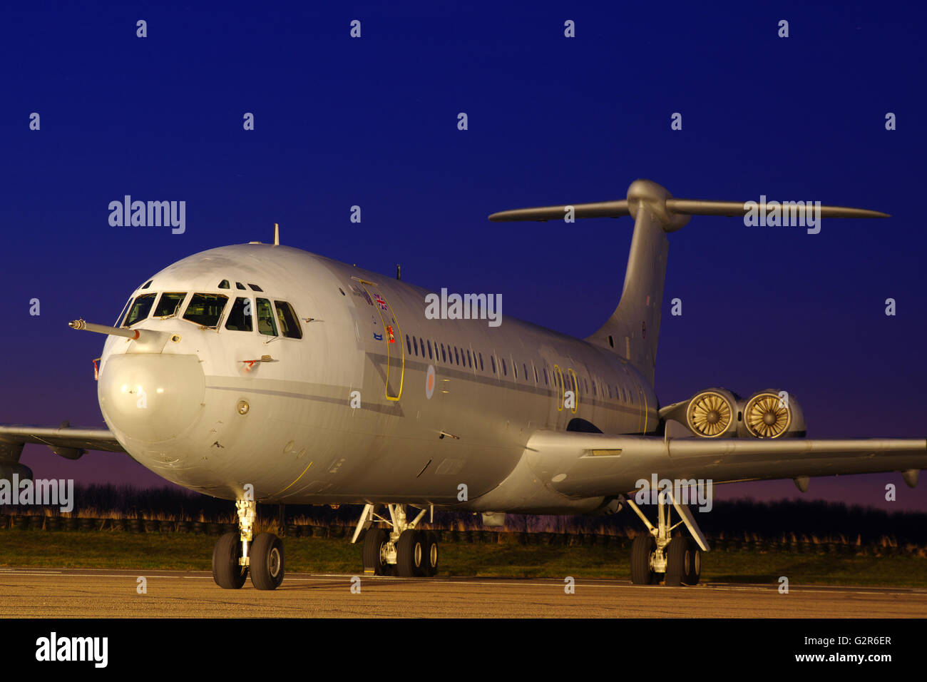 Raf vickers vc10 tanker aircraft hi-res stock photography and images ...