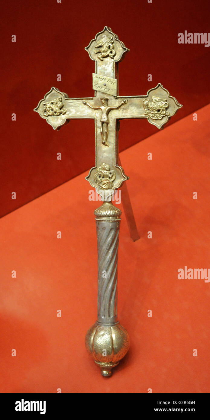 Silver altar cross hi-res stock photography and images - Alamy