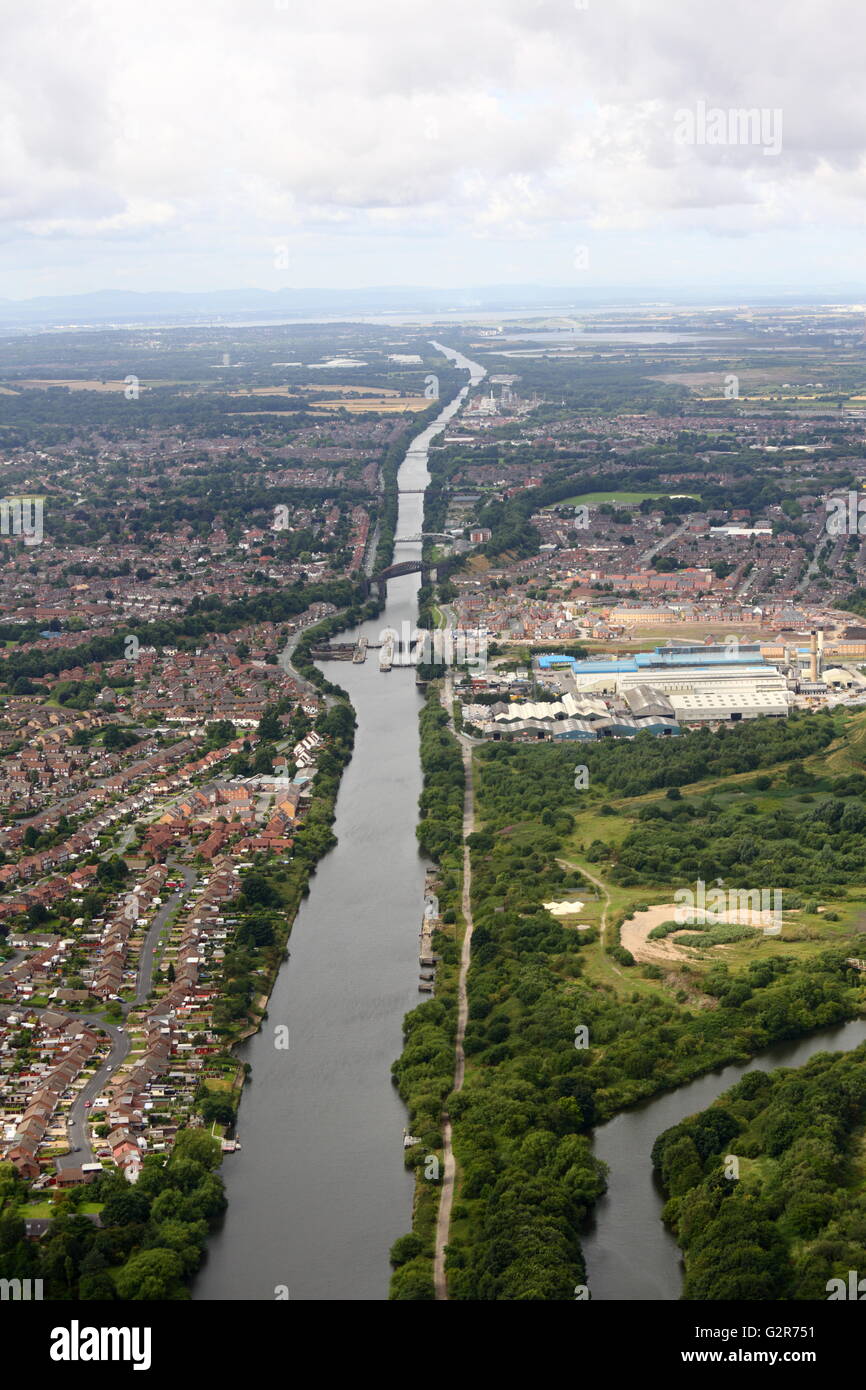 Aerial photo manchester ship canal hi-res stock photography and images ...