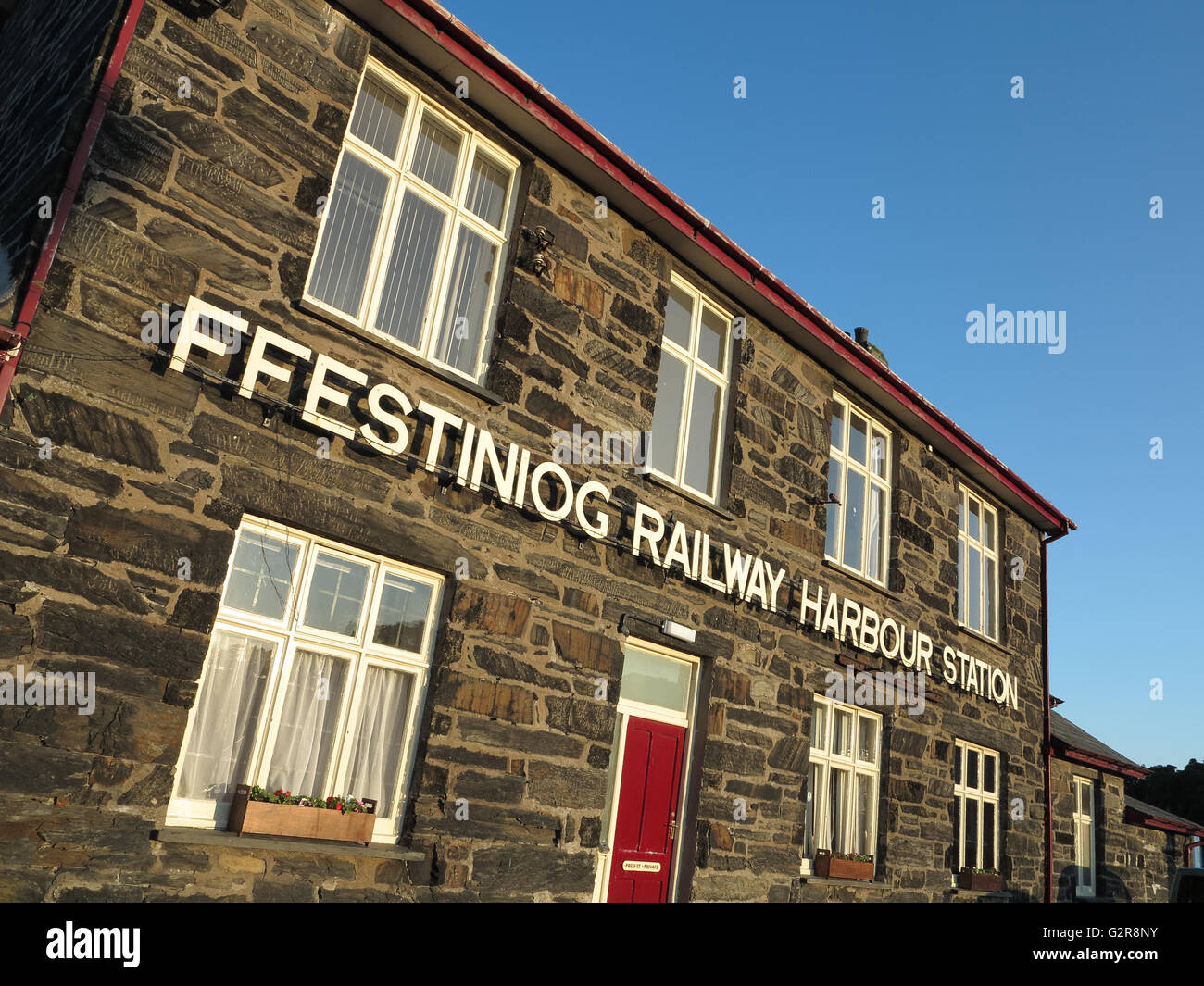 Ffestiniog Railway Harbour Station, Porthmadog Stock Photo - Alamy