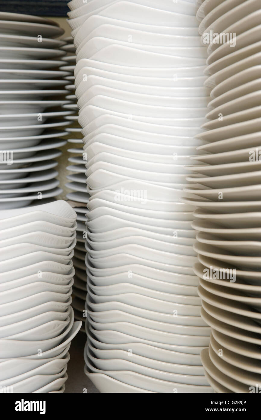 Stacked plates hi-res stock photography and images - Alamy