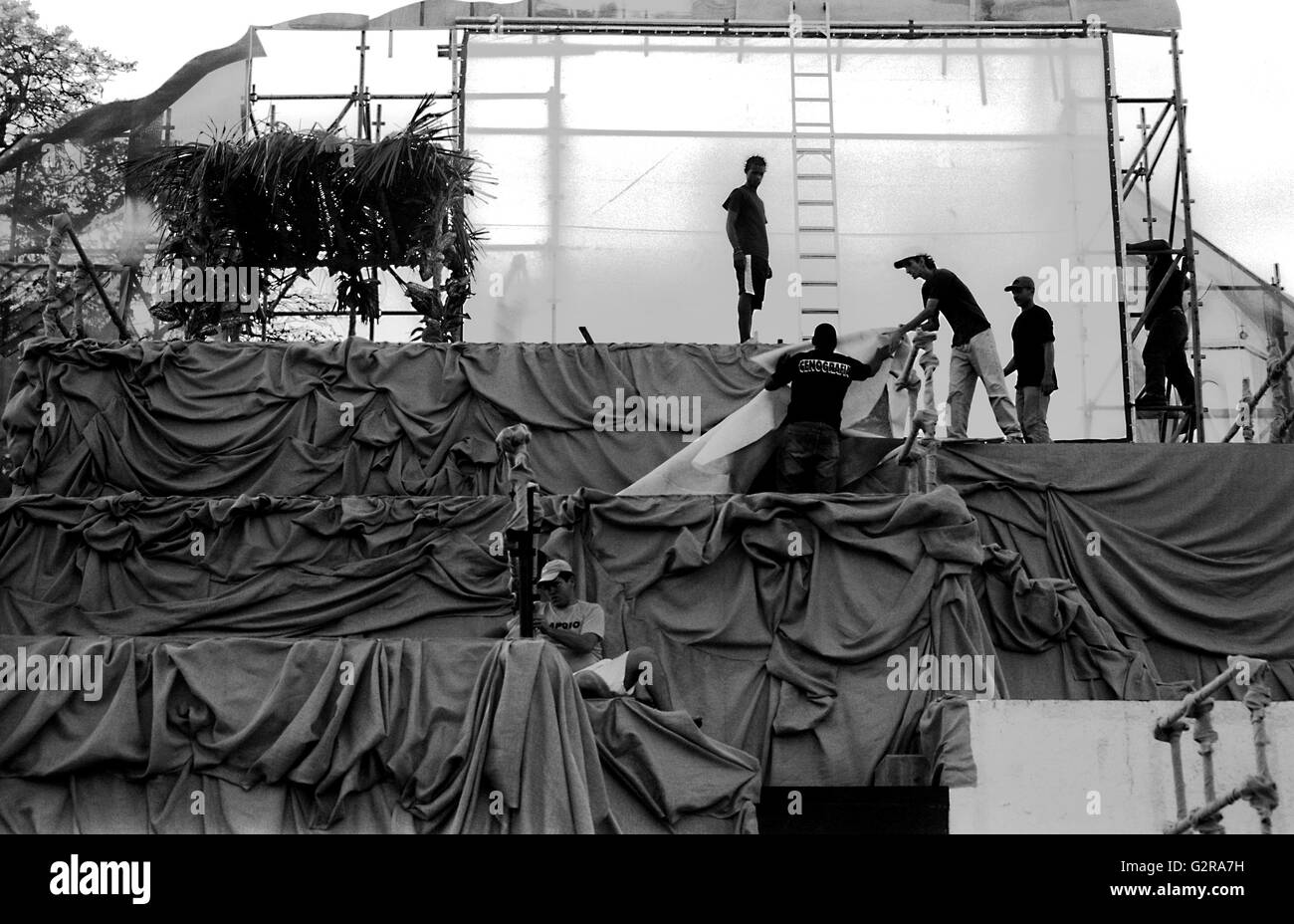Workers mounting a stage,Salvador Bahia,Brazil Stock Photo - Alamy