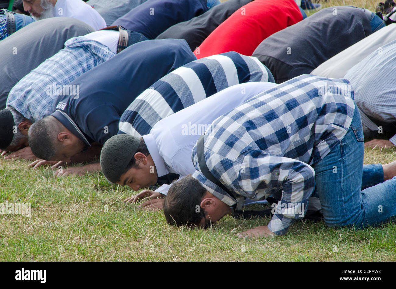 British Muslims High Resolution Stock Photography and Images - Alamy