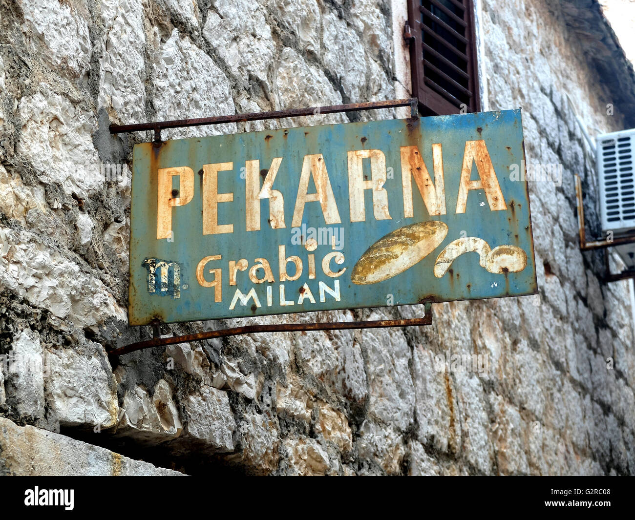 I signature logo hi-res stock photography and images - Alamy