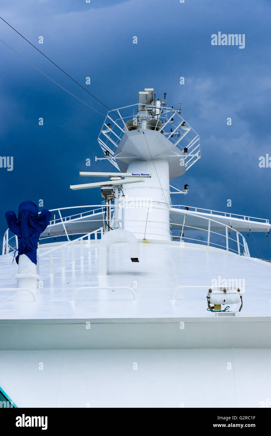 Radar antenna hi-res stock photography and images - Alamy