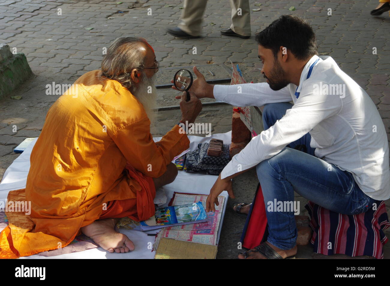 Palmistry hi-res stock photography and images - Alamy
