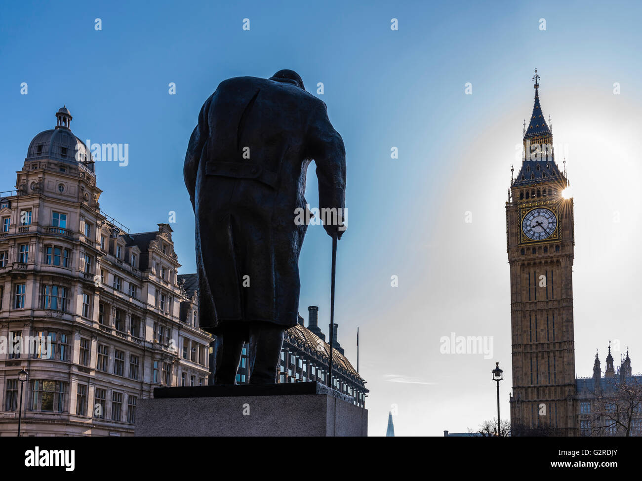 Sun shining next to Big Ben and Parliament Square, Westminster, London ...