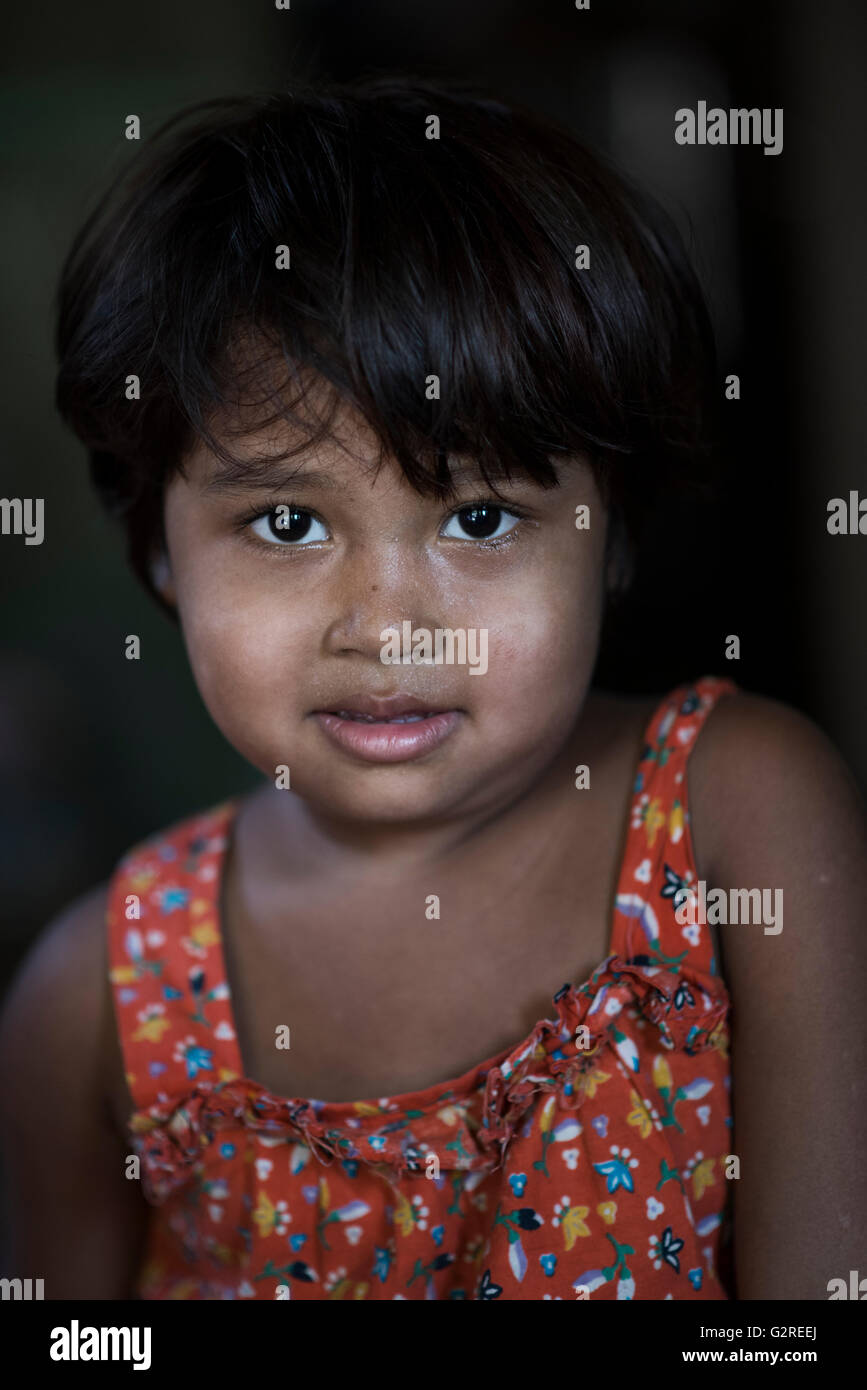 Portrait of a beautiful Burmese young girl in Dala, Yangon, Myanmar Stock Photo - Alamy