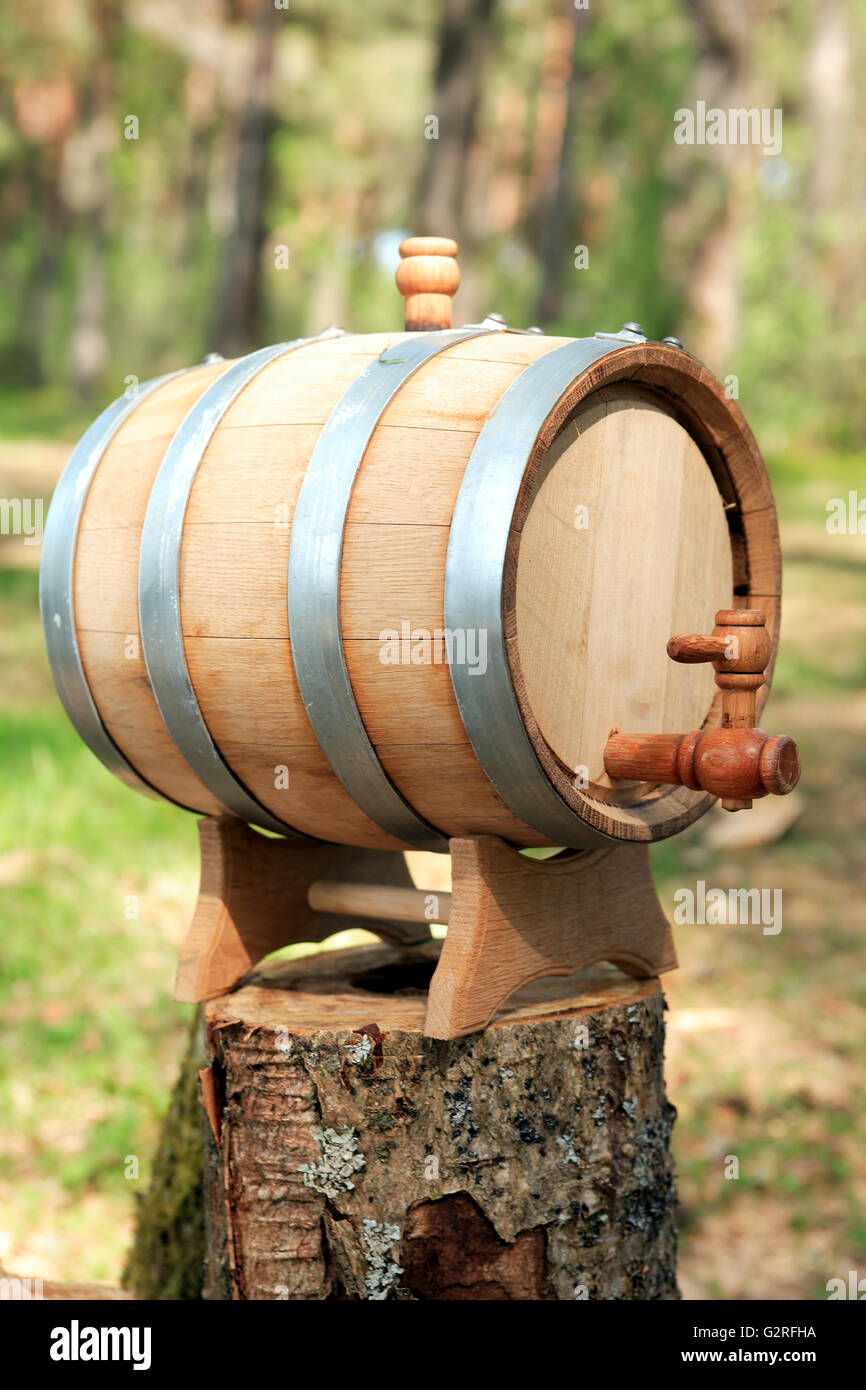 Oak barrel wood hi-res stock photography and images - Alamy