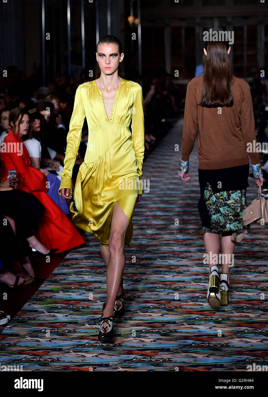 Christian dior catwalk 2017 hi-res stock photography and images - Alamy