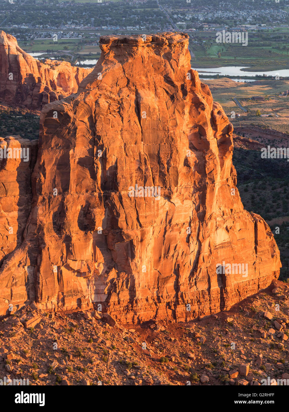 Early morning light on the cliffs, Colorado National Monument, Grand ...