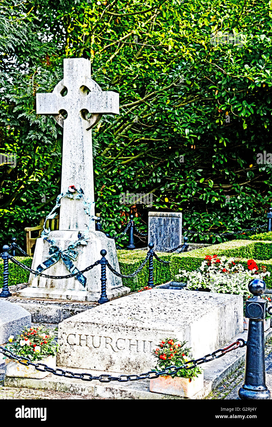 Bladon (Oxfordshire, England): Church and Churchyard. Restingplace of ...